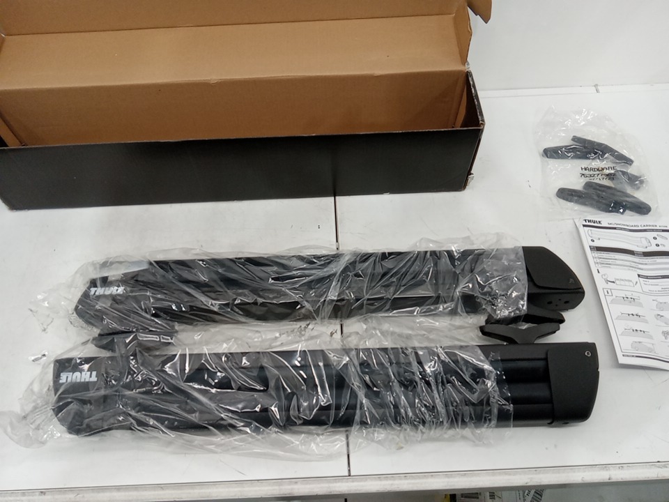 THULE UNIVERSAL SKI & SNOWBOARD … | King of the North Auction